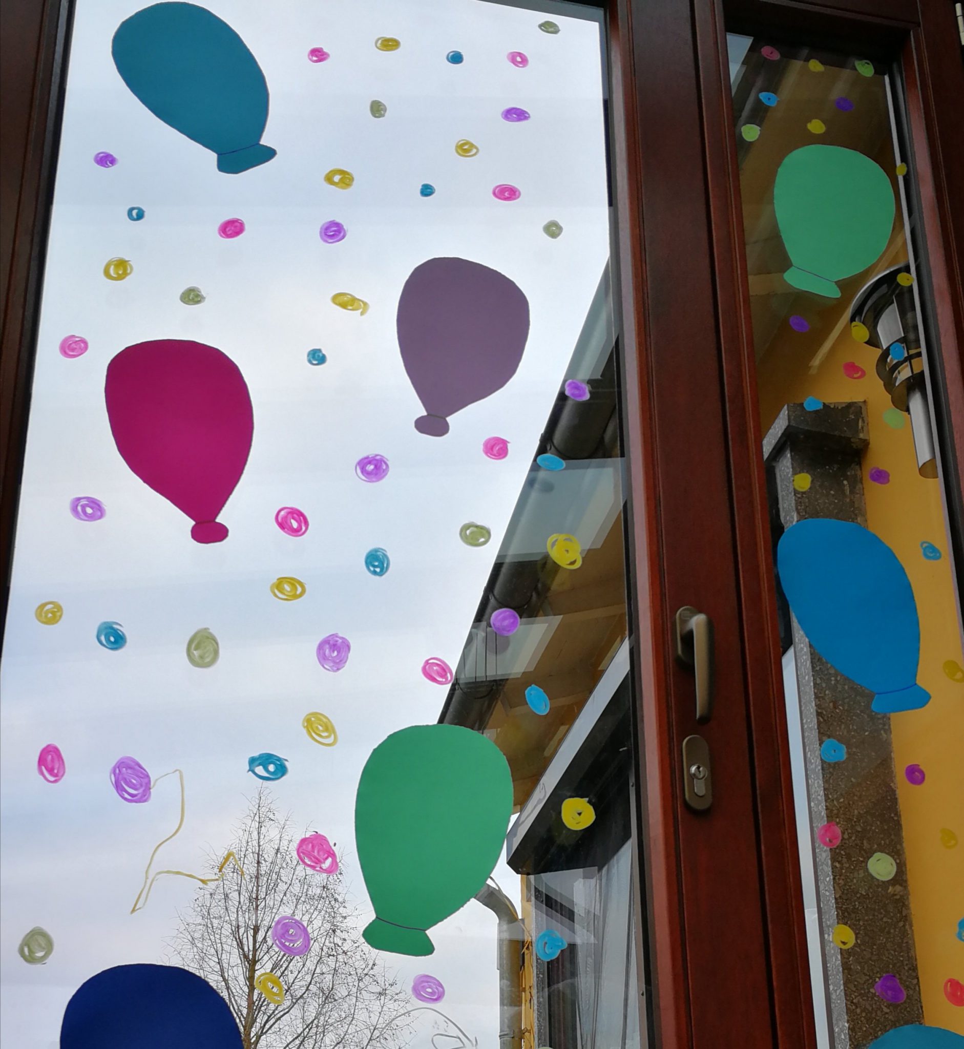 Clowns, Luftballons und Konfetti « Kinder getrappel